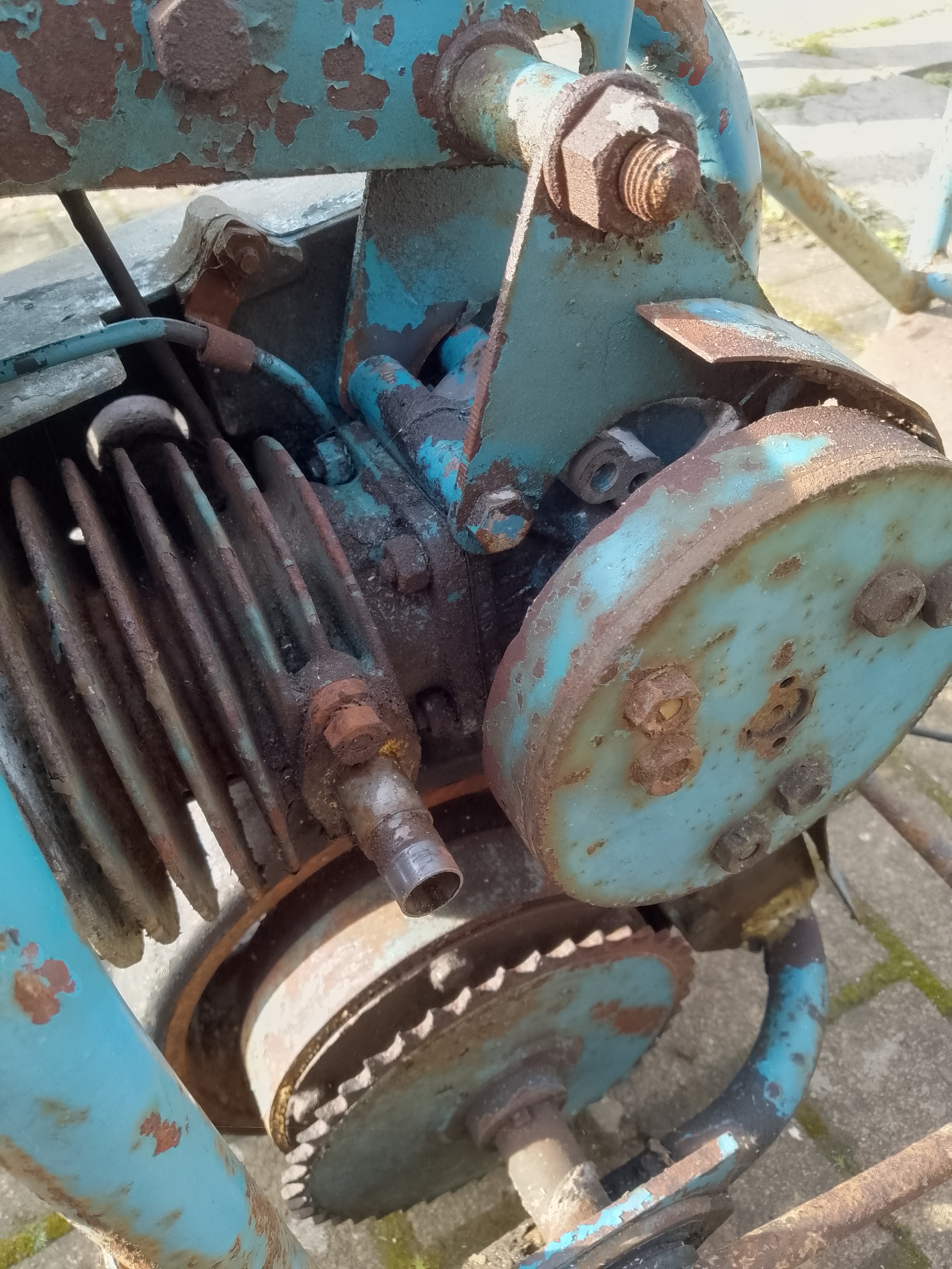 Restoration - British Anzani Easimow | The Old Lawnmower Club